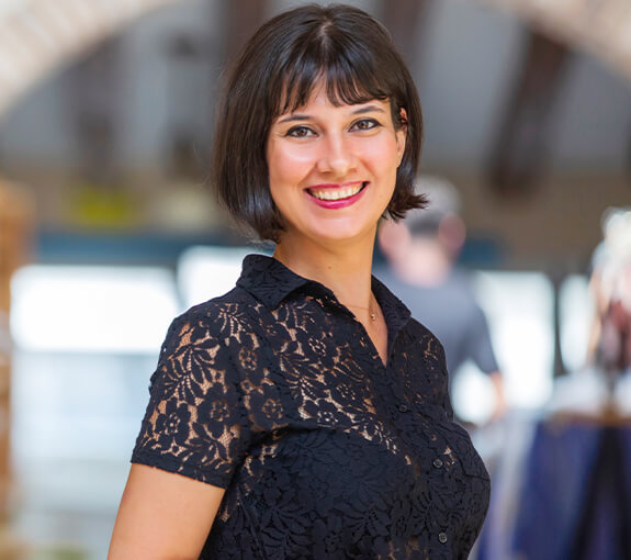 Oya Geron - Yapay Zeka Dönüşüm Lideri