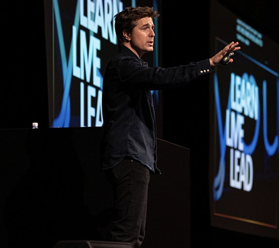 Dr. Michael Gervais - Sunucu, Finding Mastery Podcast